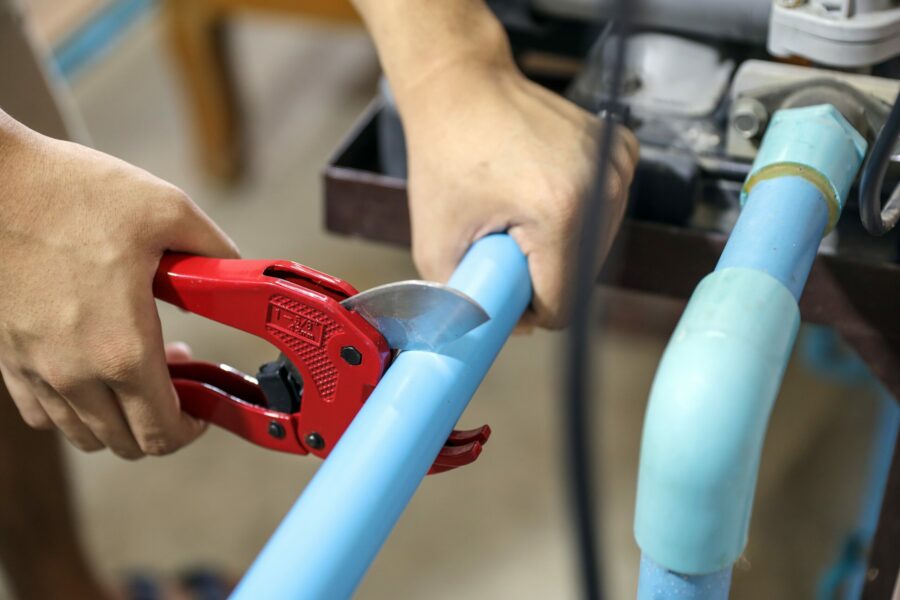 How to Use a Pipe Cutter to Get Clean, Square Cuts Every Time ...